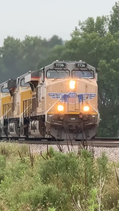 70 mph UP Z train flying east!! #unionpacificrailroad #unionpacific #bnsf - YouTube