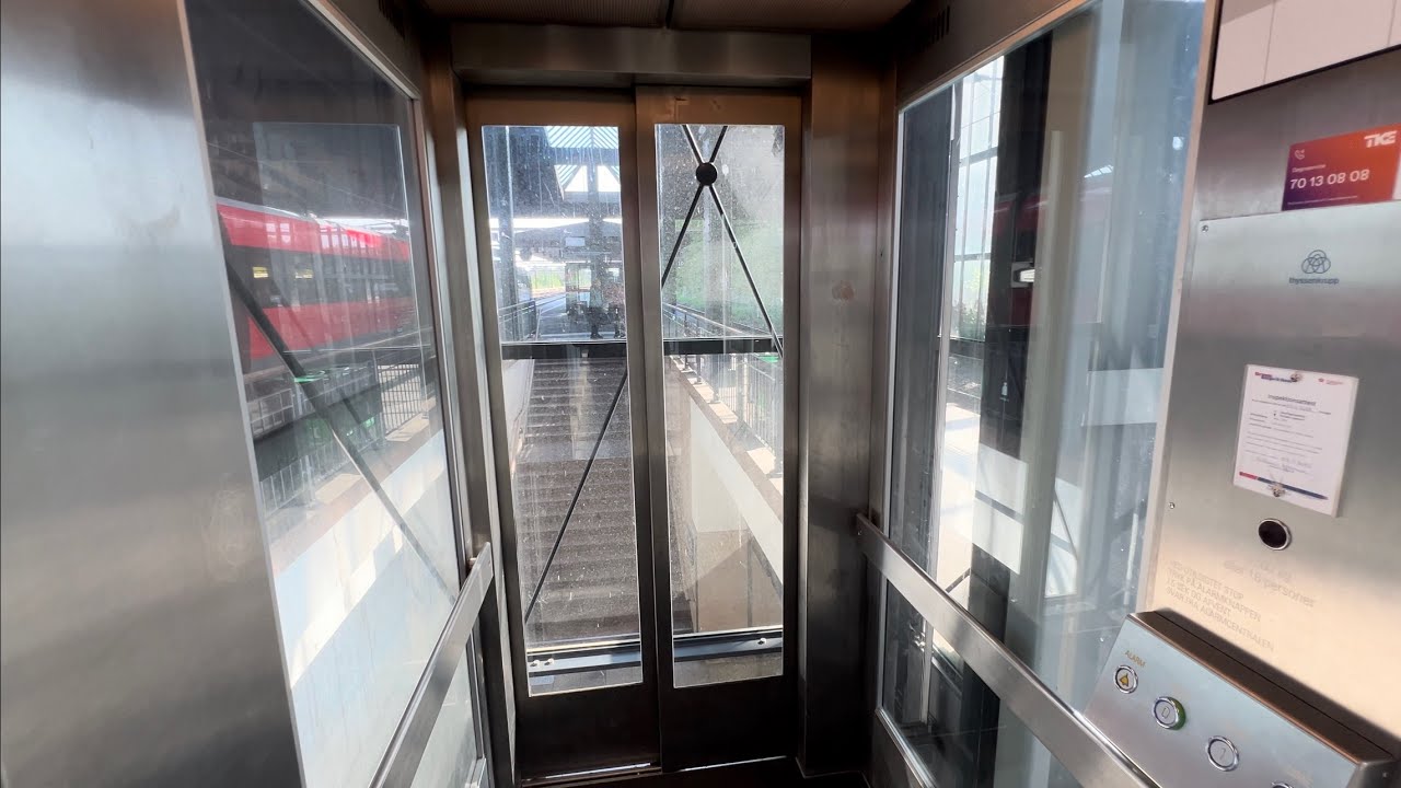 2003 Hefa (mod.) Roped Hydraulic Elevator @ Fredericia Train Station ...