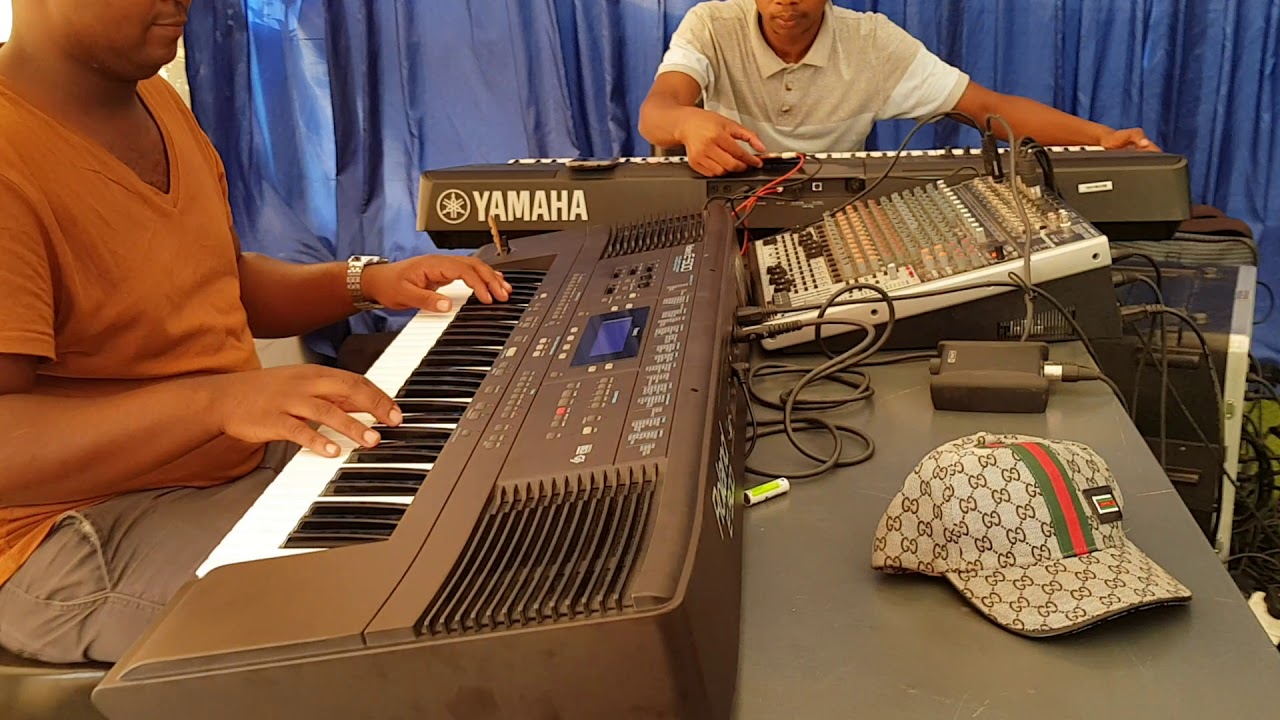 Roland E500 itende style HD video - YouTube