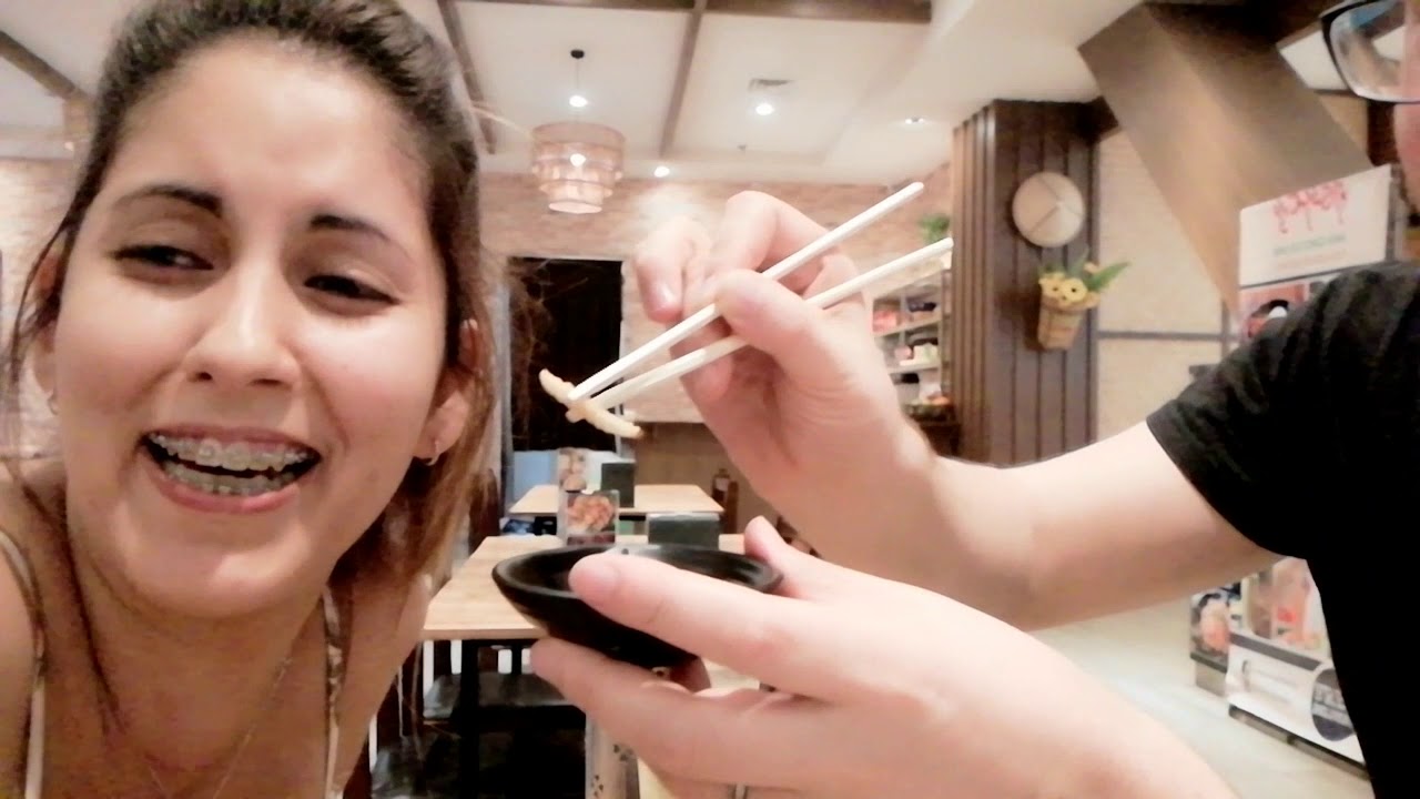 Eating Maggots in Myanmar - YouTube