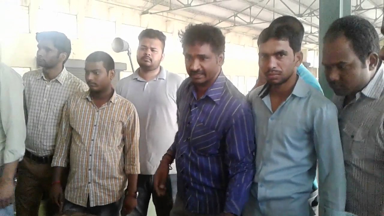 IPIRTI bangalore 28th batch(slicing of box flitch) - YouTube