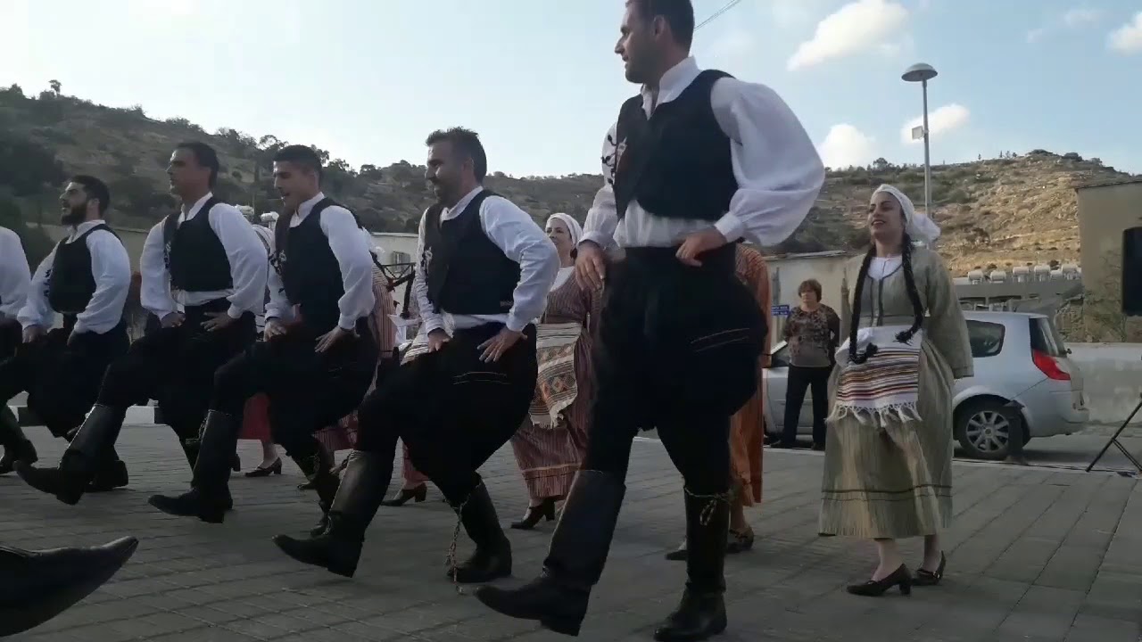 Traditional Greek Cypriot dancing! Παραδοσιακοί Κυπριακοί Χοροί-Νέα ...
