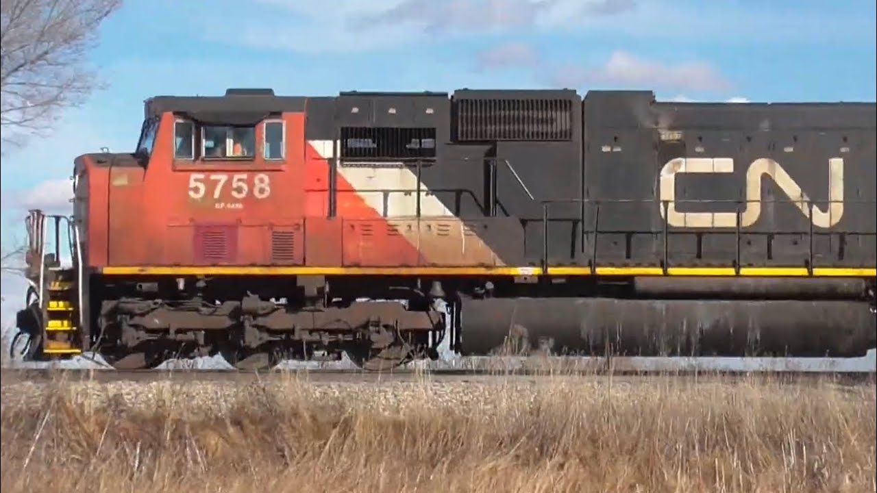Pacing a CN SD75I on the CN Champaign Subdivision - YouTube