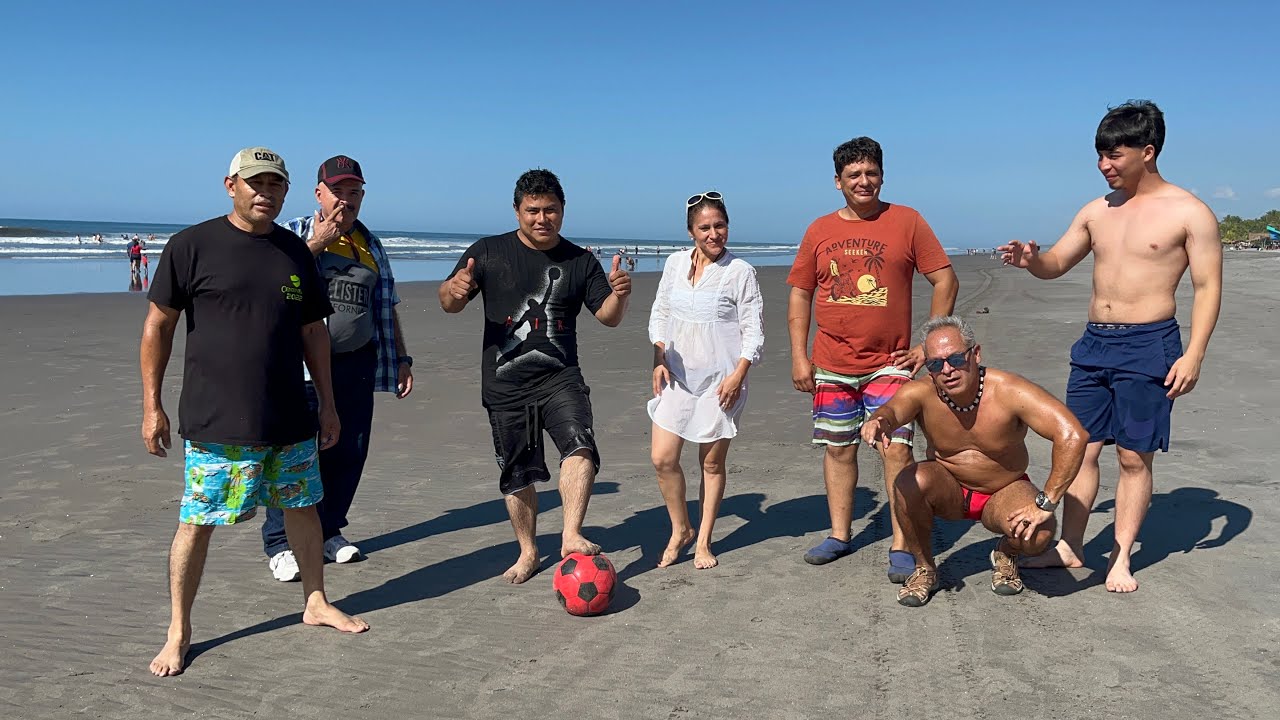 LA MINI COCO está en vivo CON LOS BAILARINES DESDE LA PLAYA - YouTube