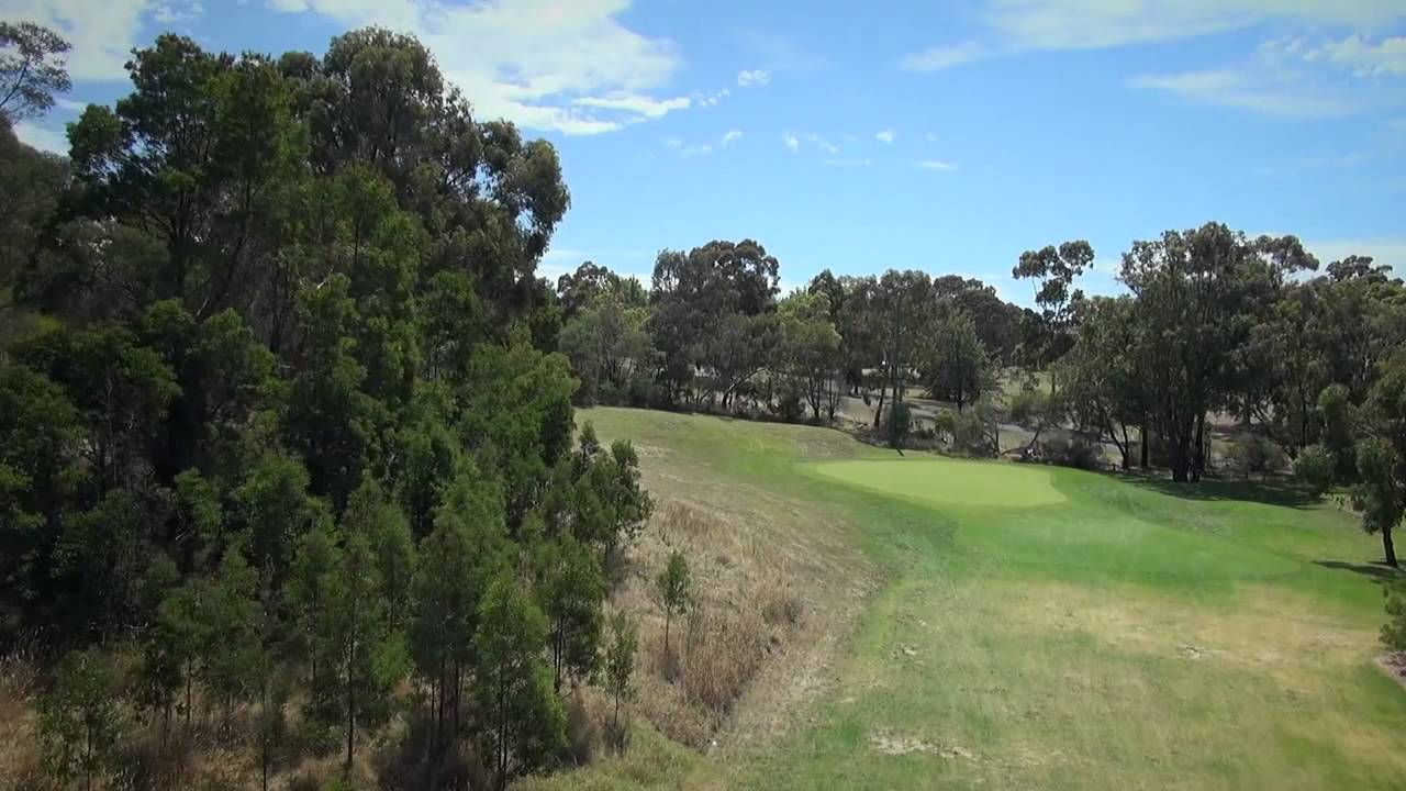 Ivanhoe Public Golf - Hole 15 - YouTube