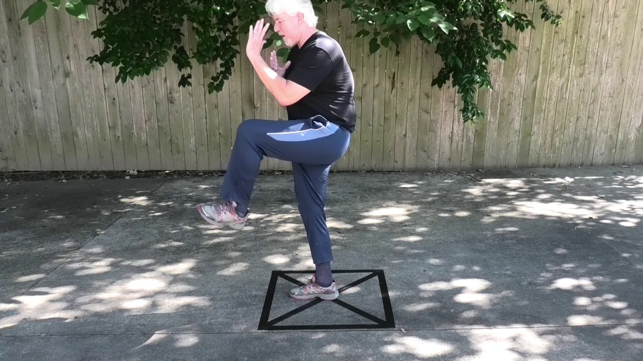 Palm and Footwork Drill on the Square #2 in Bagua Kuntao Silat - YouTube