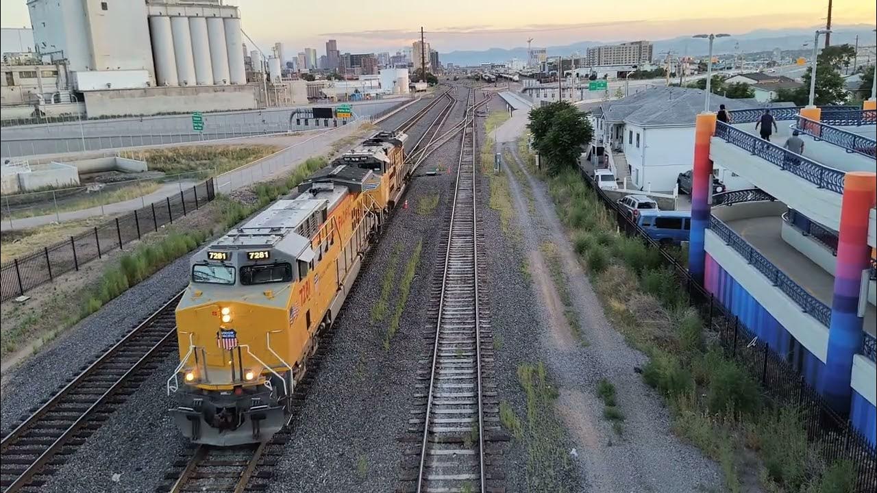 UP 7281(AC44CW) leads light power - YouTube