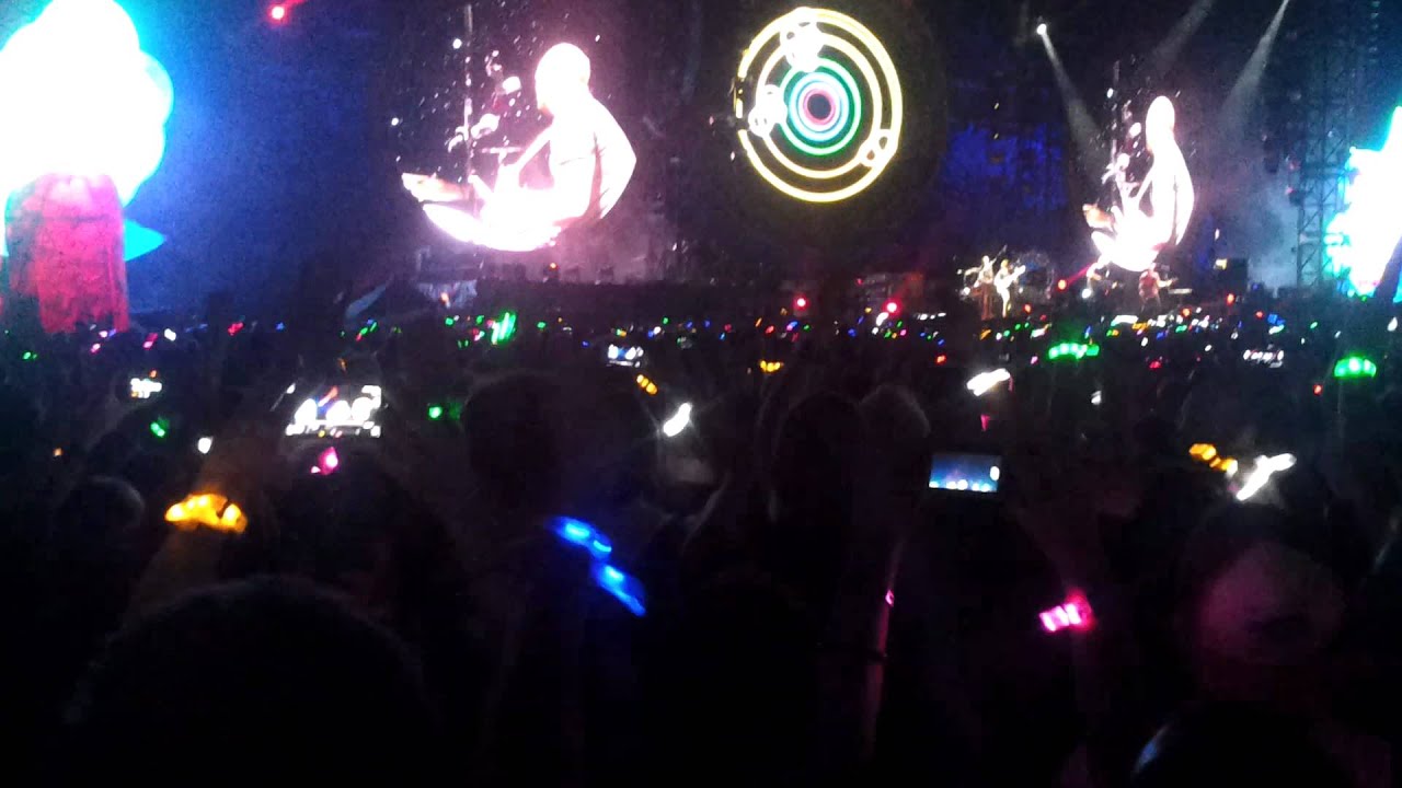 Coldplay - Charlie Brown - YouTube