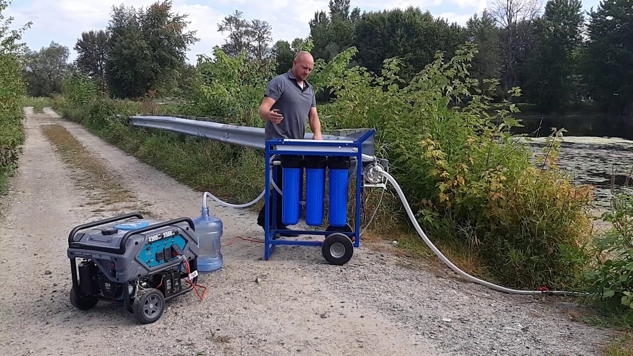 Filtering swamp water - YouTube