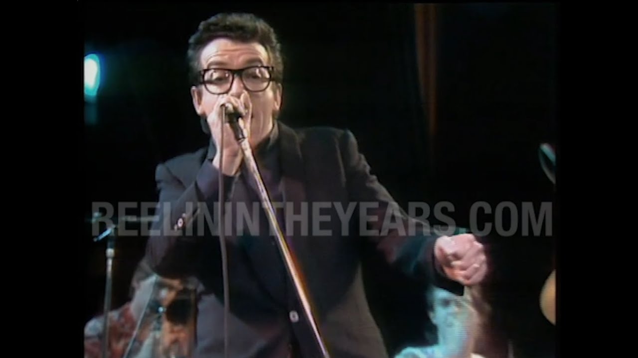 Elvis Costello • “Everyday I Write The Book” • LIVE 1983 [Reelin' In ...