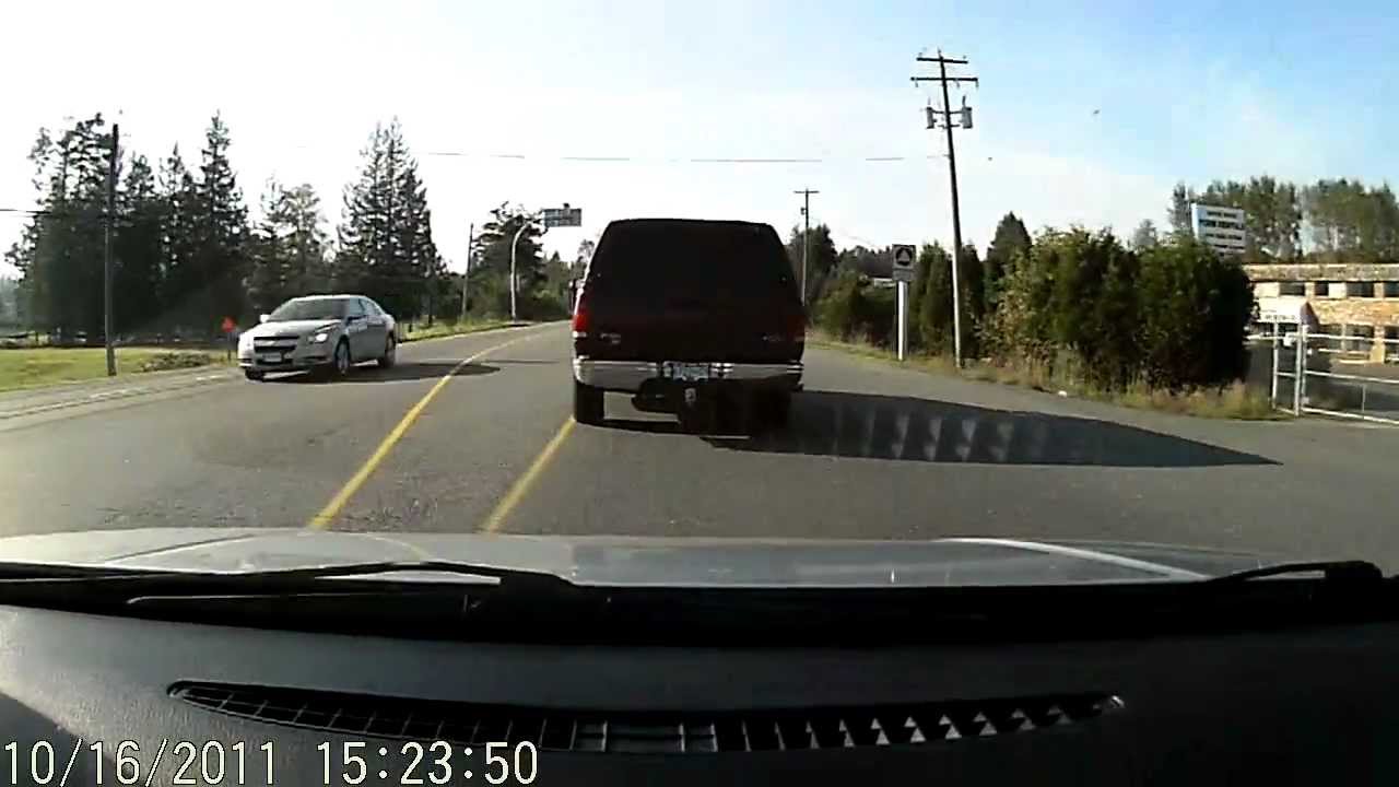 Crazy pull out... HD DASH CAMERA - YouTube
