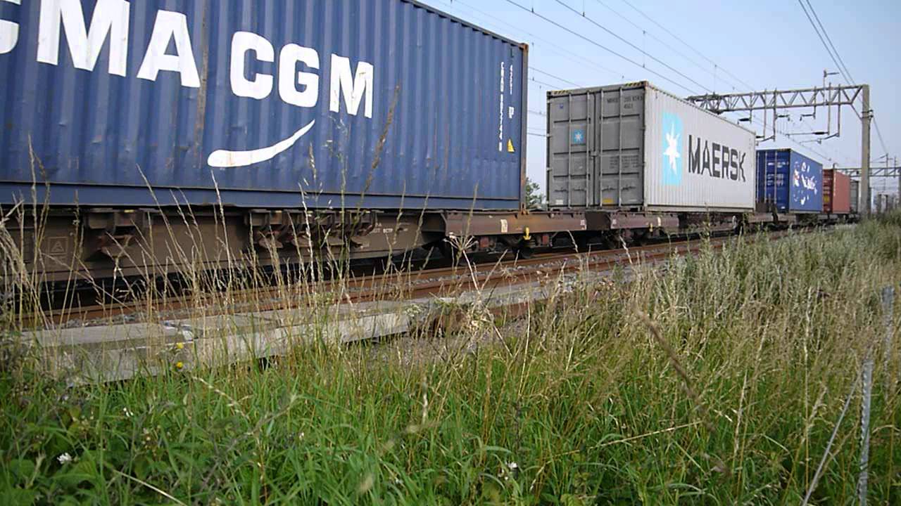 66132 EWS DBS Class 66 Container Train, WCML Nr Bletchley 26/07/2012 ...