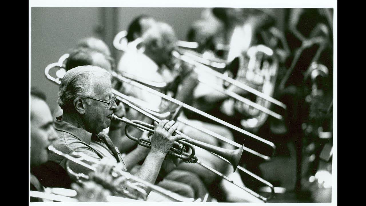 Joseph Haydn -- Trumpet Concerto in E-flat Major -- Score - YouTube