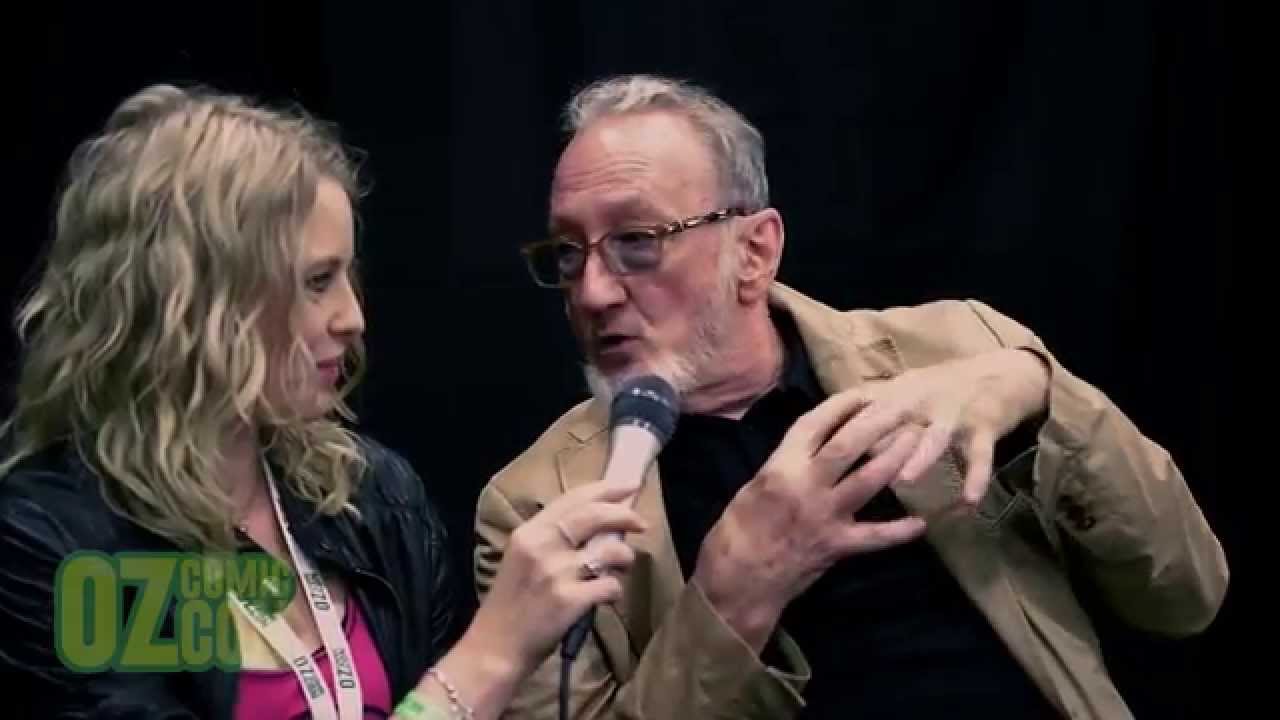 Beck Interviews Robert Englund at Adelaide Oz Comic Con 2015 - YouTube