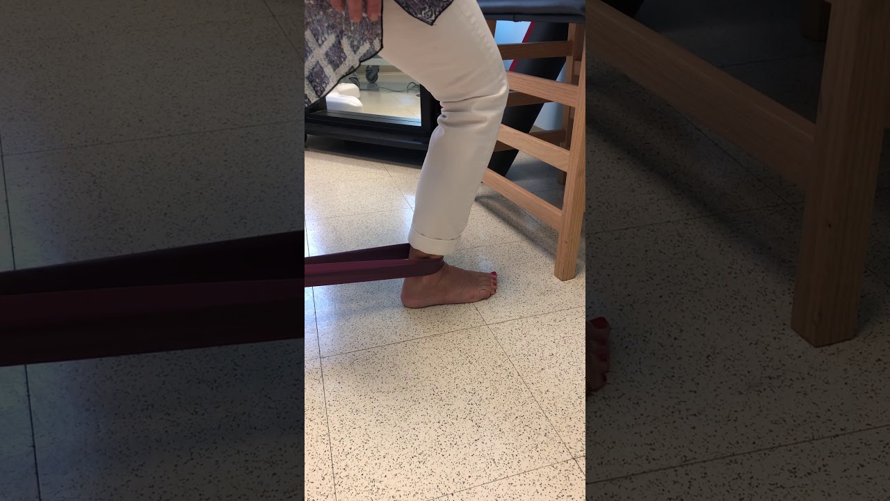 Self Talus Ankle Mobilization - YouTube