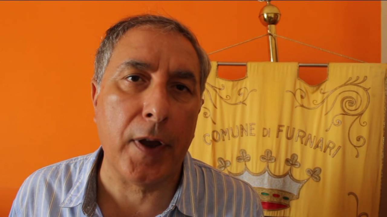 Intervista Mario Foti, sindaco di Furnari - YouTube