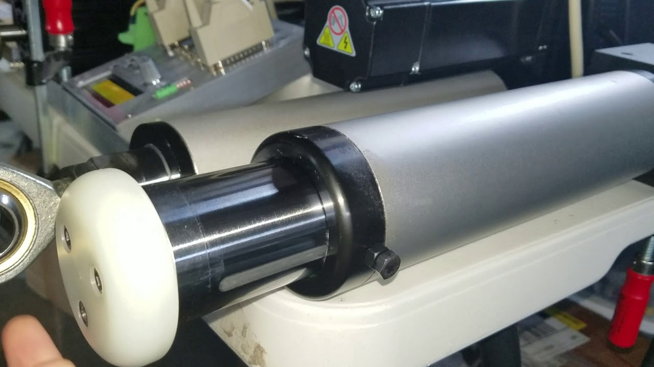 Anti-rotation mechanism on linear actuators explained - YouTube