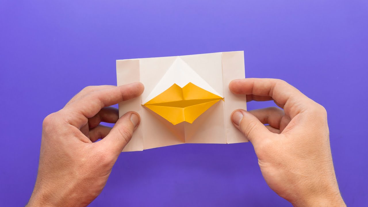 Cómo hacer un beso de labios de papel. Boca de origami - YouTube