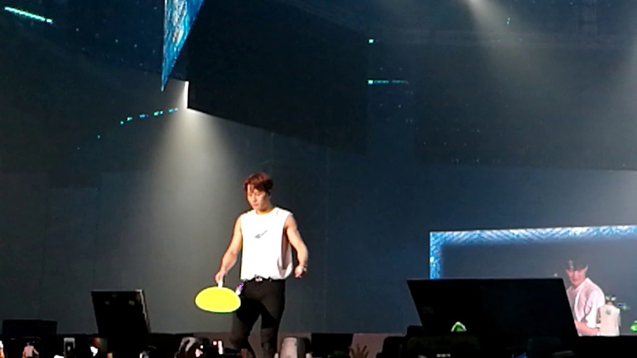 Jackson and his avatar fan - YouTube