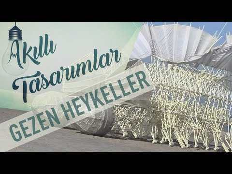 Sahilde Kendi Kendine Gezinen Heykeller