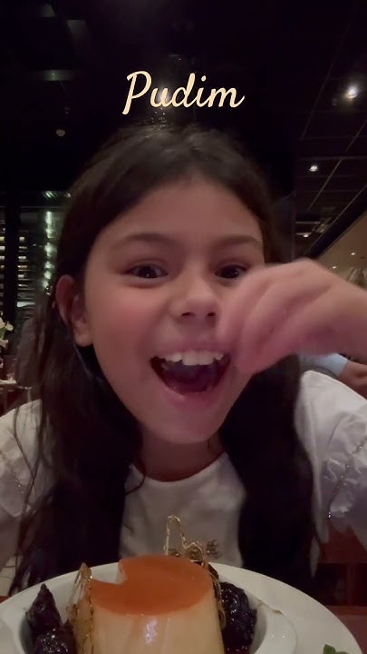 Comendo pudim - YouTube