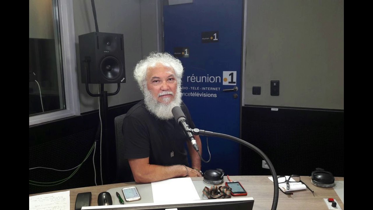 Zoom DV Bernard Grondin - YouTube