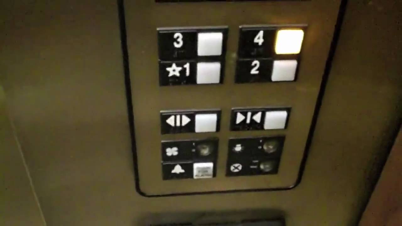 Otis Hydraulic Elevator #2 at Holiday Inn Hotel Wilmington, Ohio ...