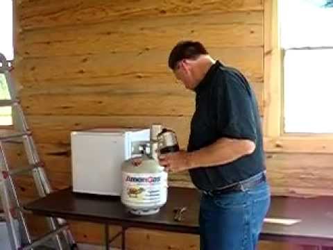 How To Use the MacCoupler E-Z Propane Filler - YouTube