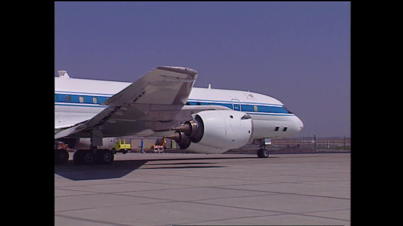NASA DC-8-72 N717NA - YouTube