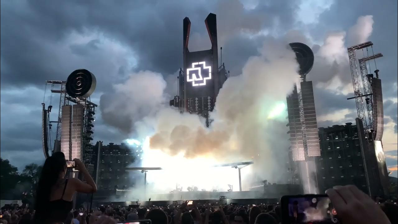 Rammstein - Armee der Tristen Montreal 2022 (live) - YouTube