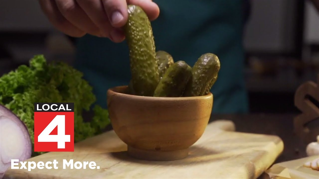Experts debate health benefits of pickles - YouTube