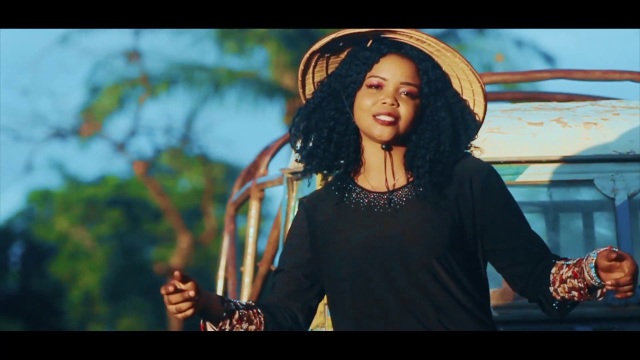 Lilpee Hustle Official Video_-_ Directed_By_Larabeey - YouTube