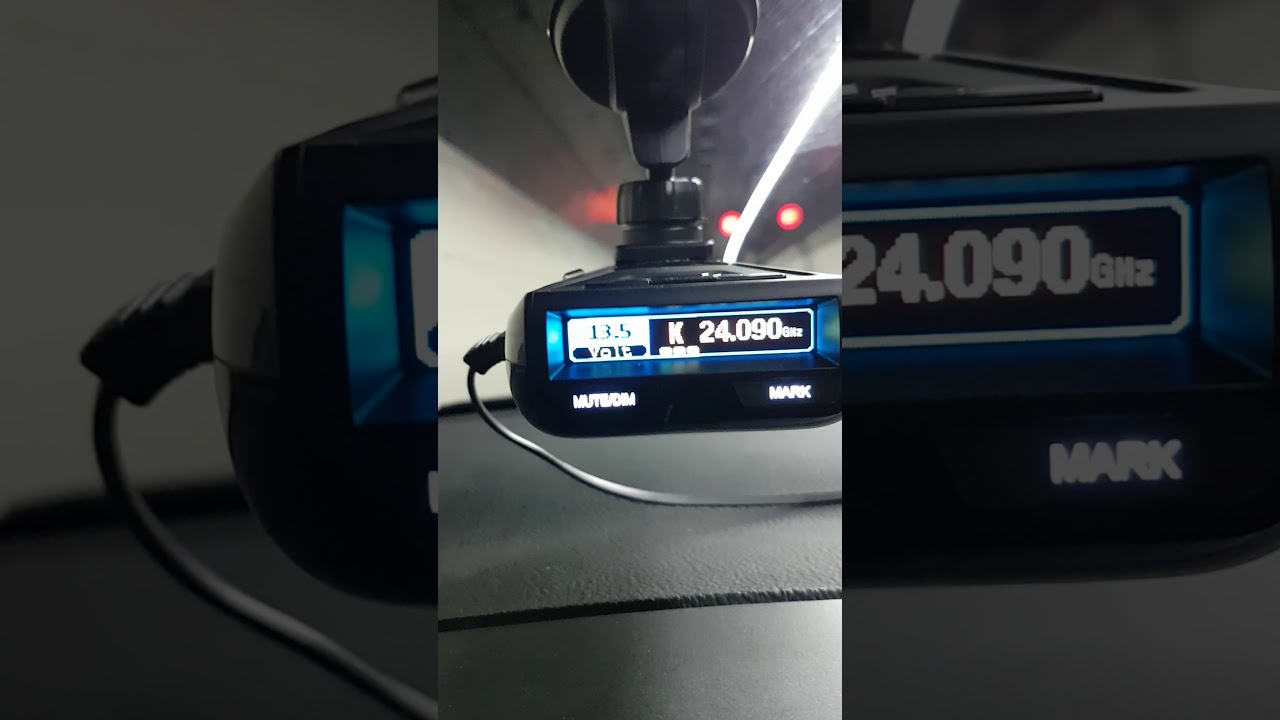 Uniden R3 radar detector vs Redflex speed camera - YouTube