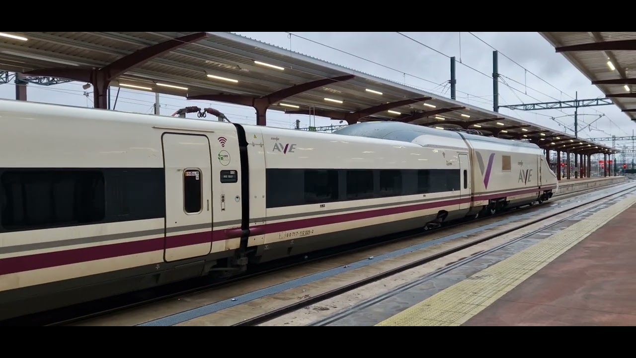 Ave s112 en Chamartin. - YouTube