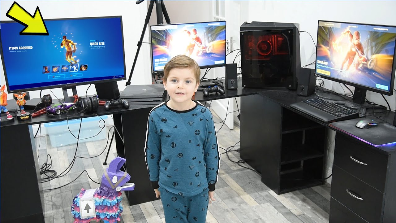 TRUMAnn Giving His 7 Year Old Kid The Flash New Skin Bundle! & Doing ...