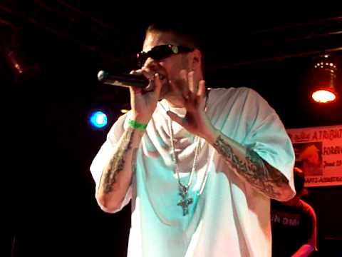 Mac Wayne live at the Celly Cel show @ Hayley's in Everett, WA www ...