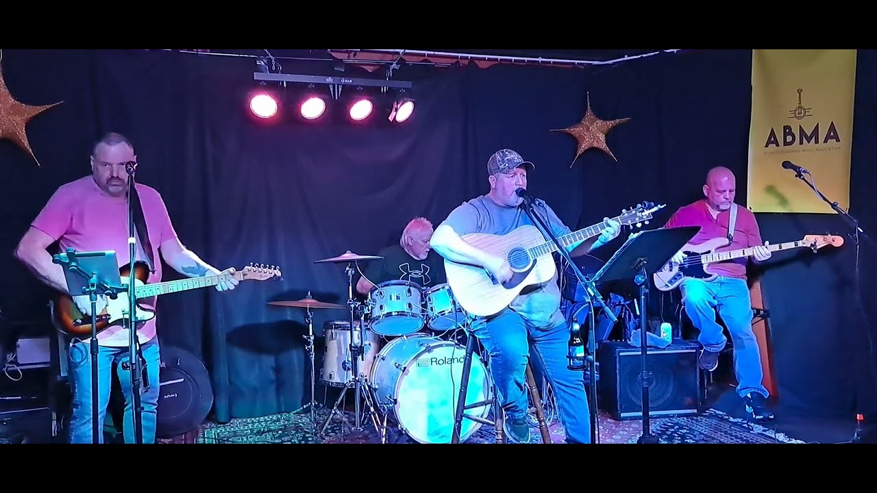 12.(Maurice Belliveau Medley) Wild River Band At The Paysan Fri Jan ...