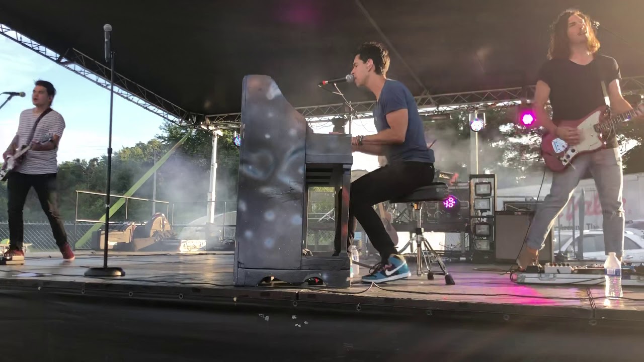 Cloverton Live -Miracle - YouTube