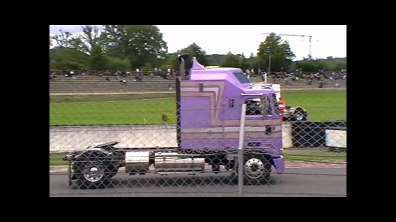 NOGARO 2010. KENWORTH K100 Y MACK F700 - YouTube