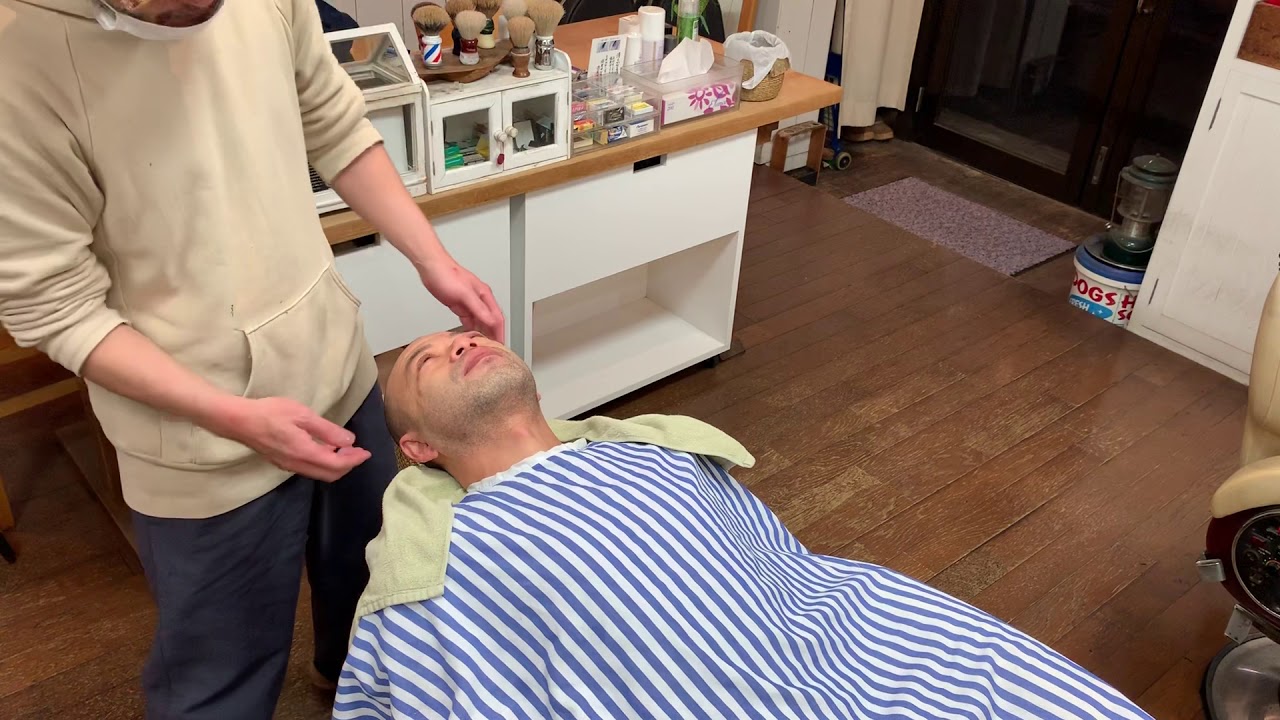 Barber Works | Professional BBS Shaving with Shavette - YouTube