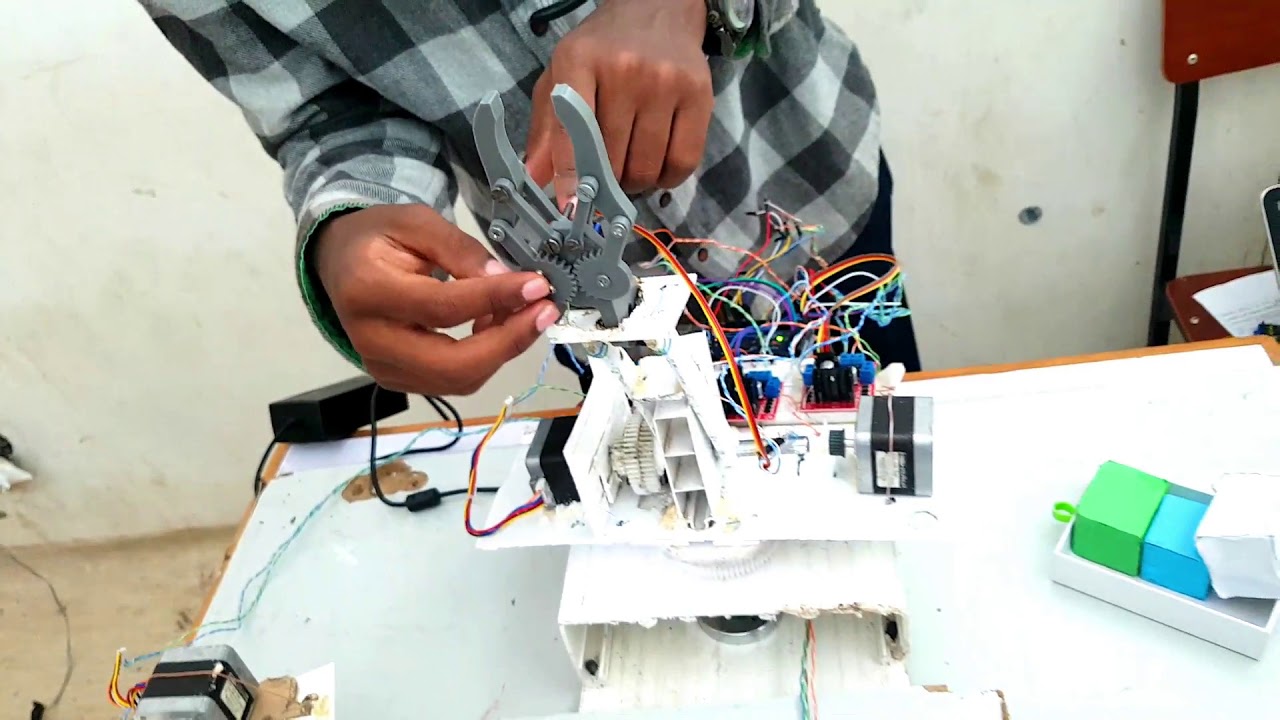 industrial inspection pick and place robot with color sensor - YouTube