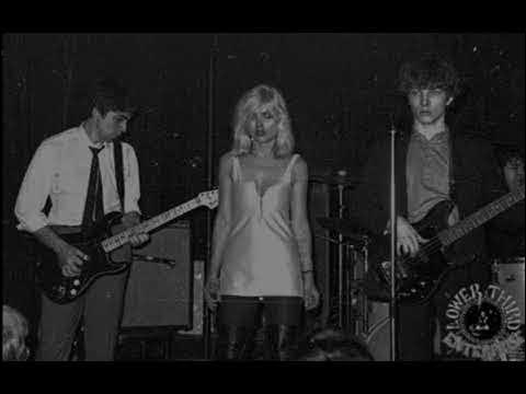 Blondie - Thin Line ( Live at CBGB ) 1975 - YouTube
