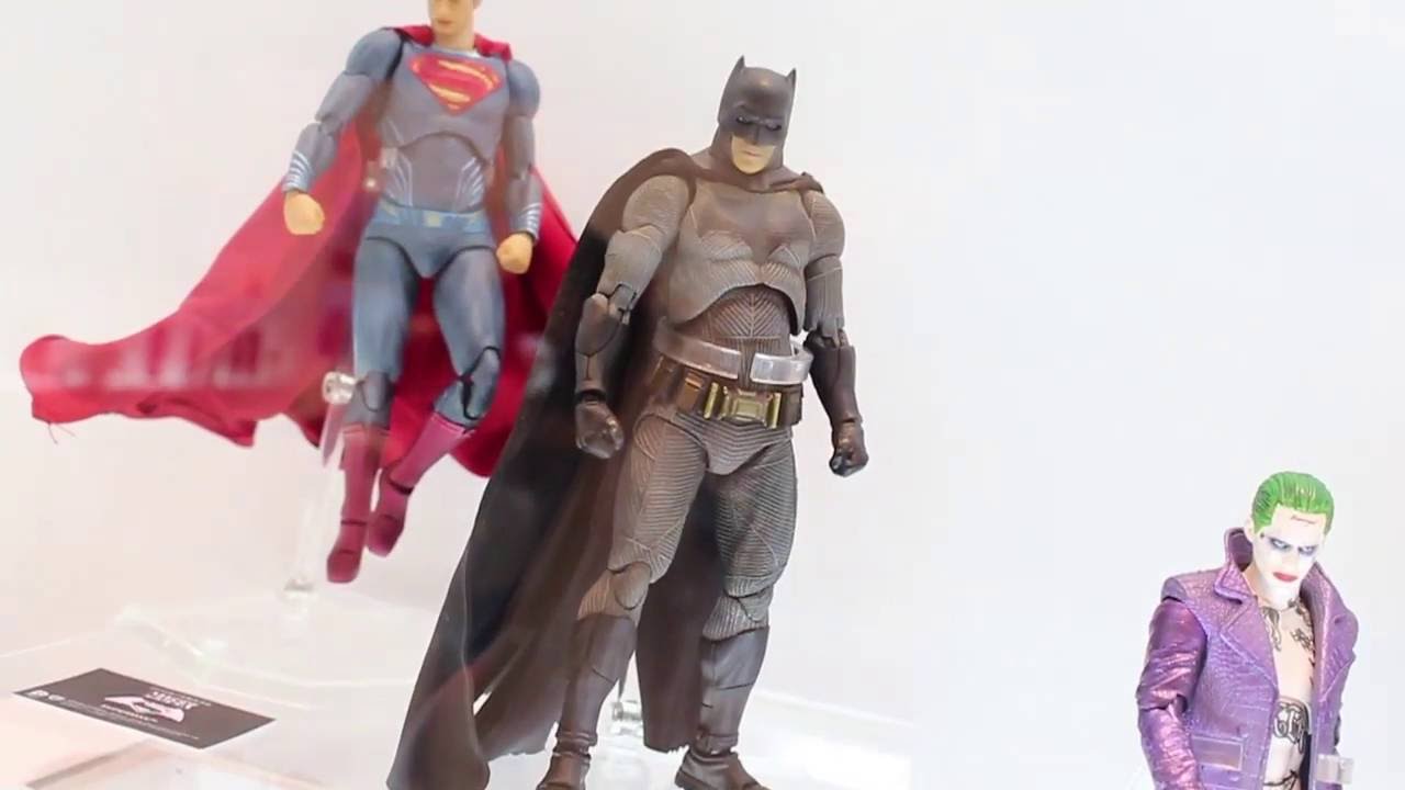 MAFEX BATMAN & SUPERMAN display - YouTube