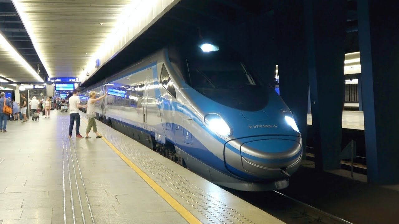 EIP 5302 - Warszawa Centralna 26.7.2019 - YouTube