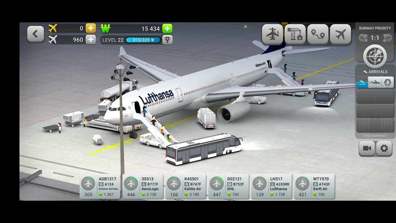 Landing Heavy flights Antonov AT 124 and EDForce B747 in Leipzig ...