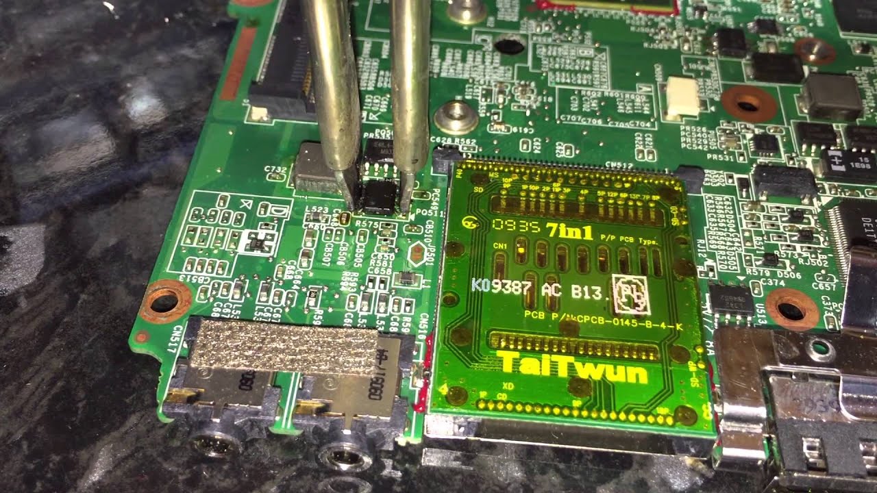 REMOVING SOP8 FROM LAPTOP MOTHERBOARD WITH METCAL MX TALON SMARTHEAT ...