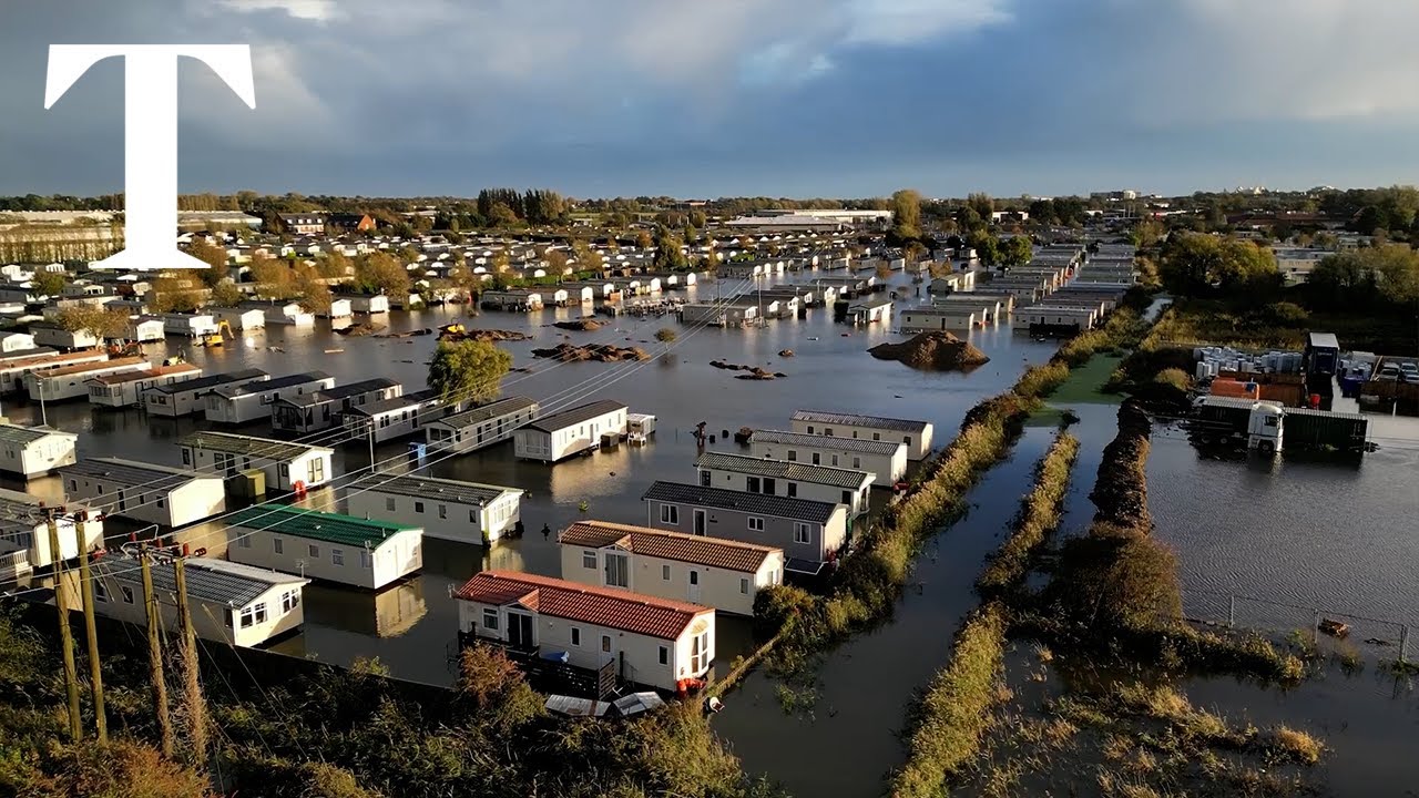 Floods hit the south coast of England ahead of Storm Ciarán - YouTube