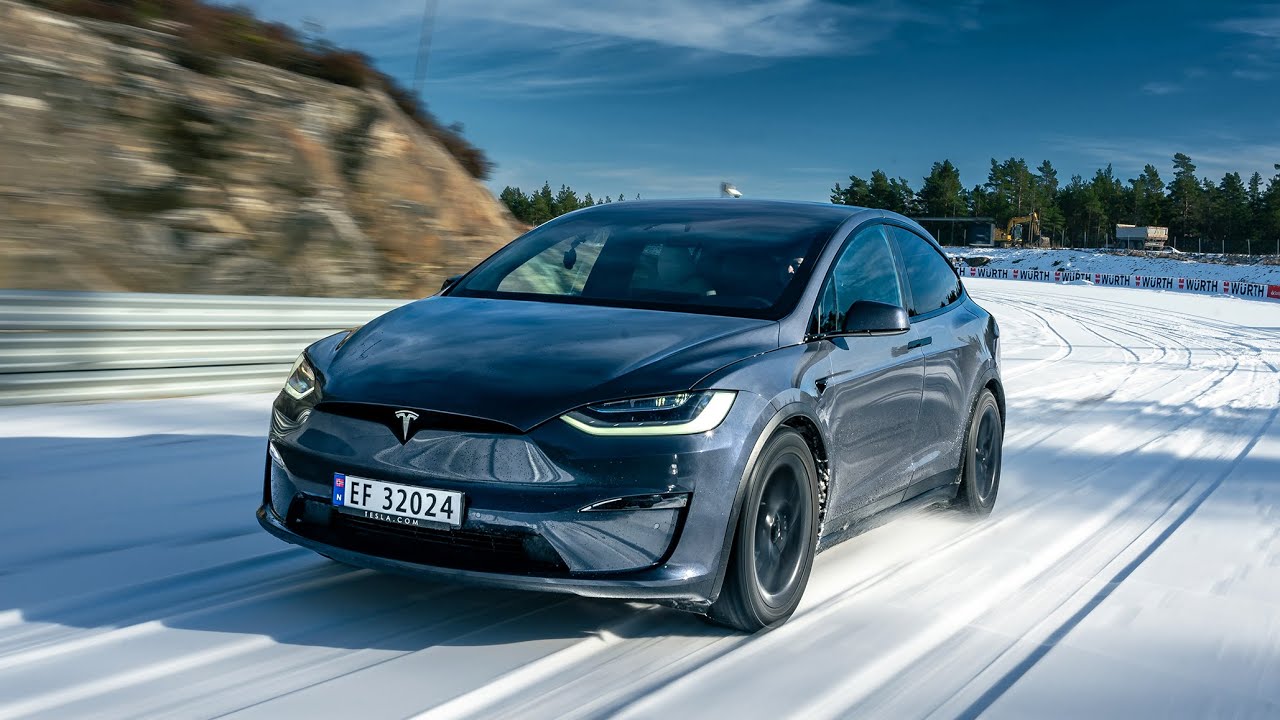 Test: Tesla Model X Plaid - derfor blir vi ikke imponert - YouTube