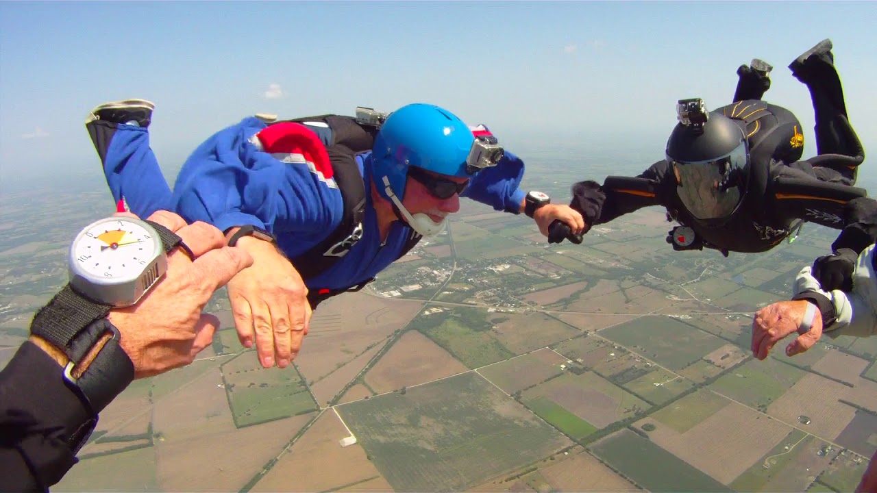 4-way RW at Skydive Spaceland Dallas - YouTube