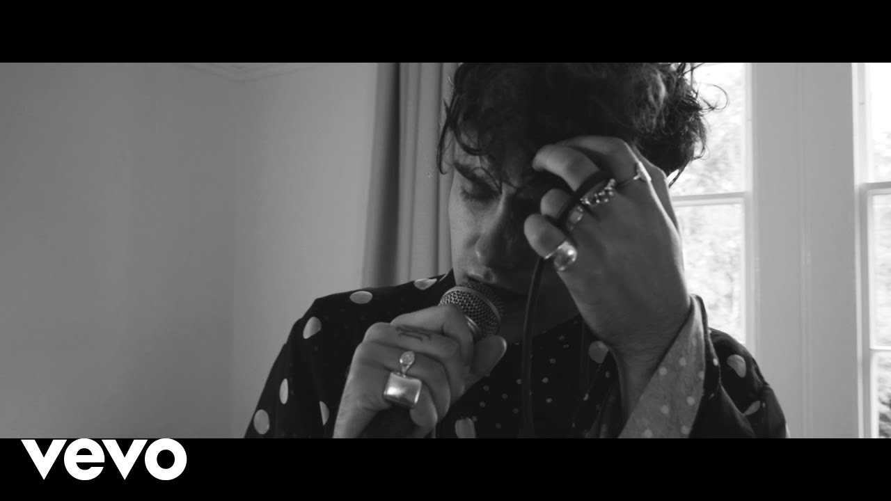 Keir - Live This Way (Acoustic Session) - YouTube